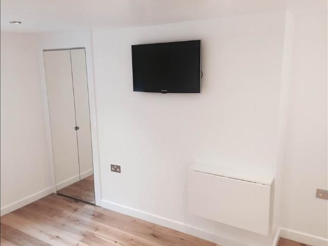 1 Bed Flat, Gatliff Road, SW1W