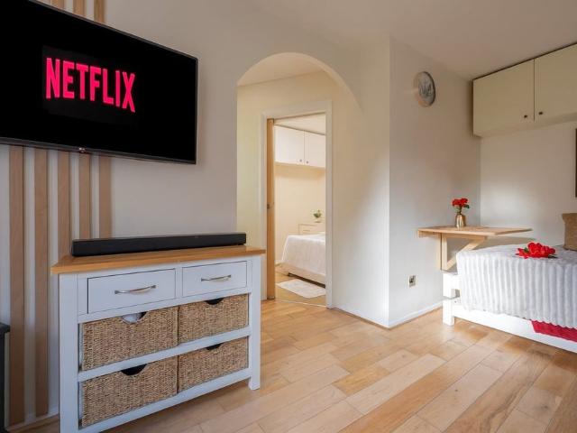 1 Bed Flat, Glenville Grove, SE8