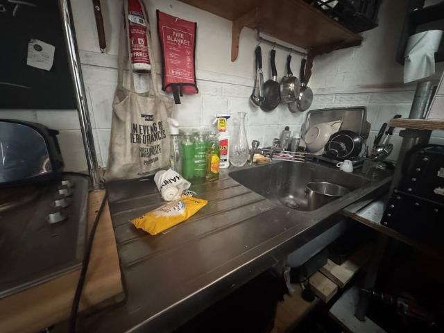 1 Bed Flat, Glebe Road, E8