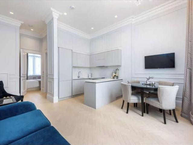 1 Bed Flat, Gloucester Gardens, W2