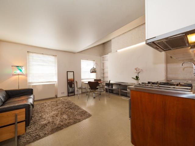 1 Bed Flat, Goodge Street, W1T