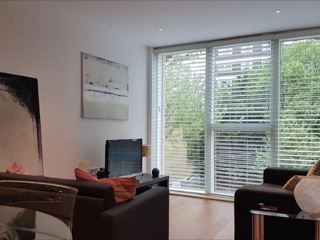 1 Bed Flat, Goldhawk Road, W12
