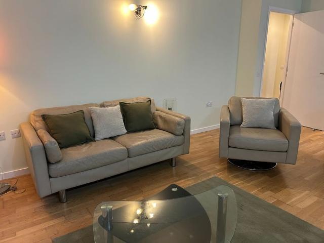 1 Bed Flat, Goulden Street, M4
