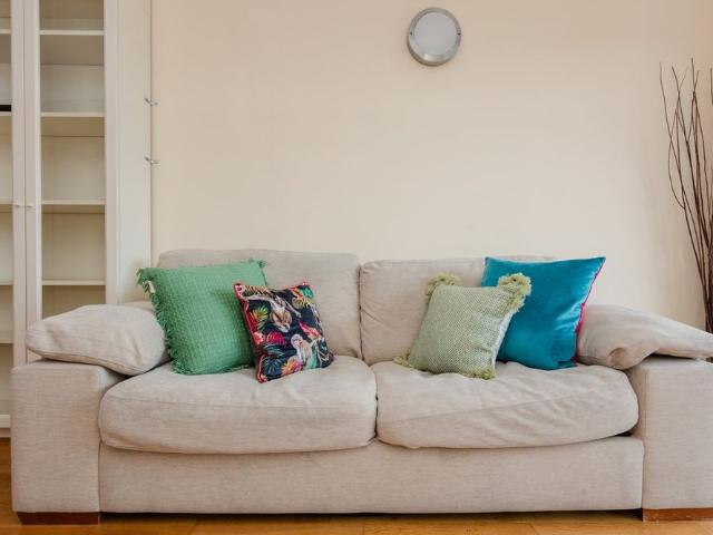1 Bed Flat, Great Suffolk St, SE1