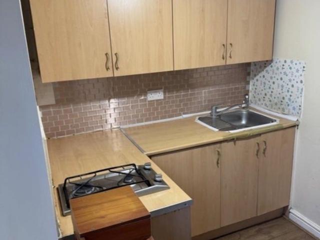 1 Bed Flat, Great South West Road, TW4