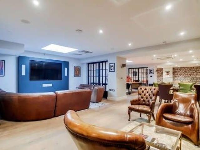 1 Bed Flat, Green Dragon House, CR0
