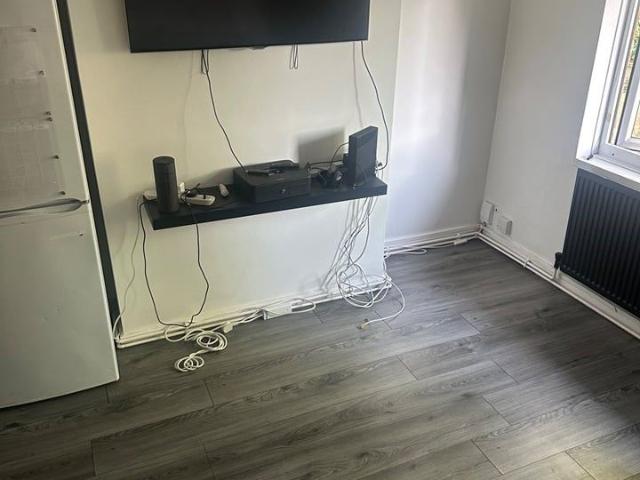 1 Bed Flat, Green Lane, IG1