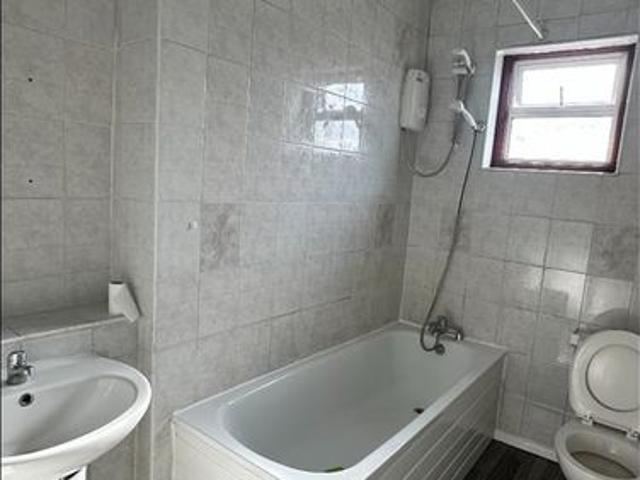 1 Bed Flat, Green Lane, IG3