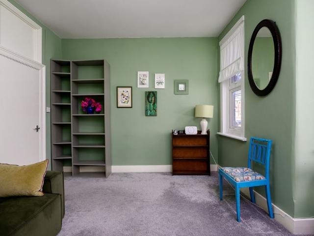 1 Bed Flat, Green St, E13