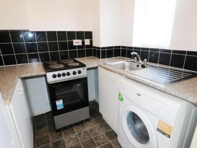 1 Bed Flat, Greenslade Road, IG11