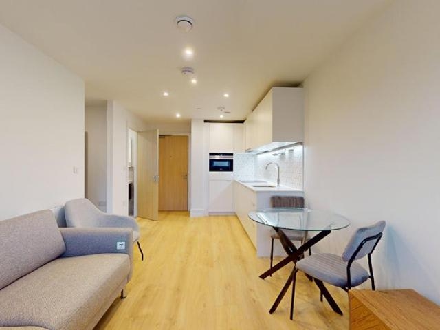 1 Bed Flat GrFloor |Gym,Cowork spaces, bike storag