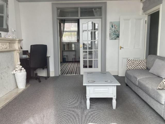 1 Bed Flat, Ground Floor, CH44