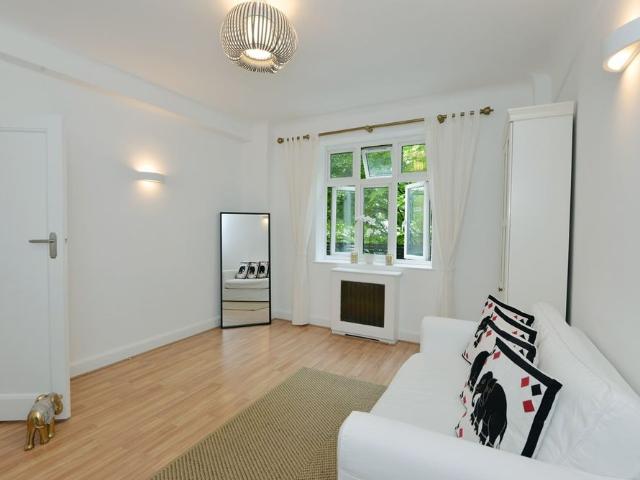 1 Bed Flat, Grove Hall Court, NW8