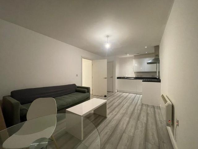 1 Bed Flat, Grove House, M16