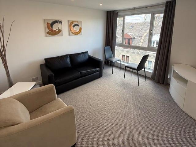 1 Bed Flat, Huntly Street, AB10