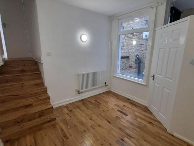 1 Bed Flat, Halesworth Road, SE13