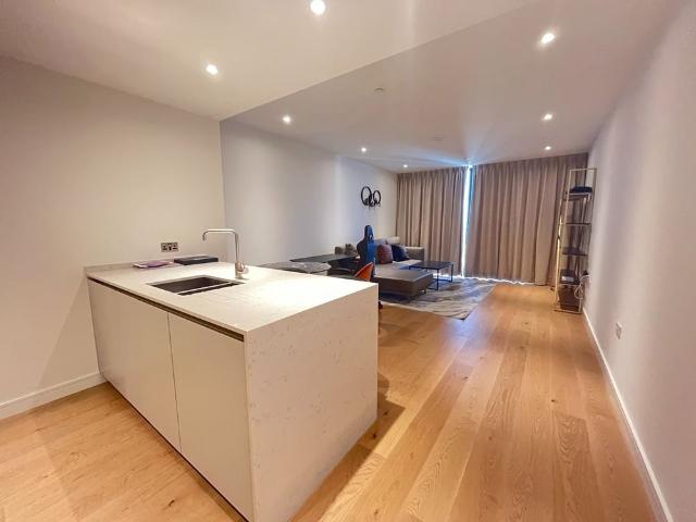 1 Bed Flat, Hampton Tower, E14