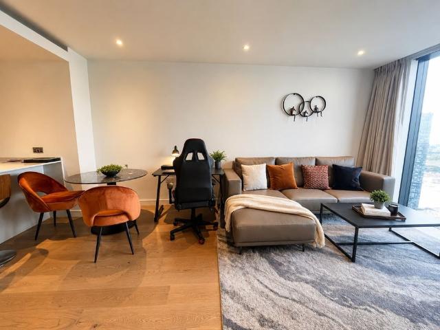 1 Bed Flat, Hampton Tower, E14