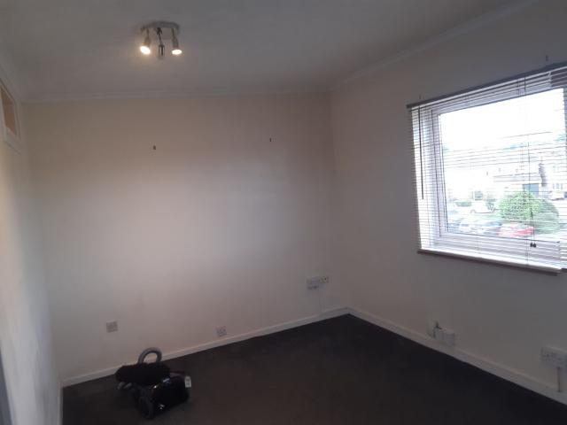 1 Bed Flat, Handcross Road, LU2