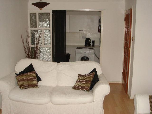 1 Bed Flat, Handcross Road, LU2