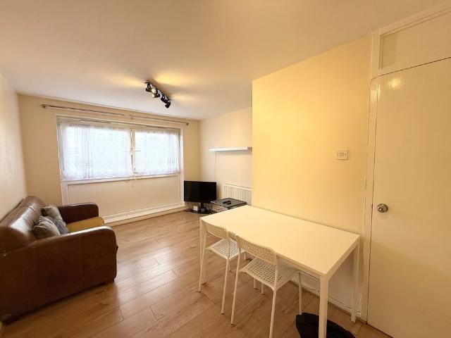 1 Bed Flat, Harts Lane, IG11