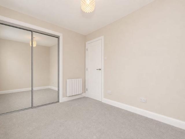 1 Bed Flat, Headland Court, AB10