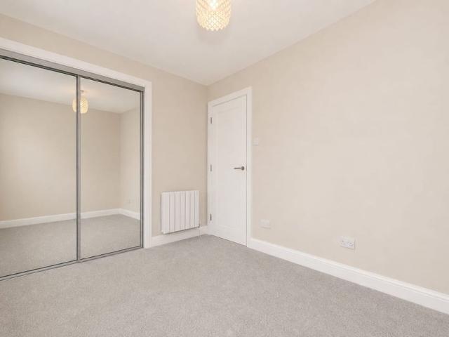 1 Bed Flat, Headland Court, AB10