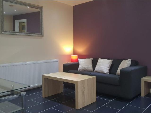 1 Bed Flat, Headley Drive, IG2