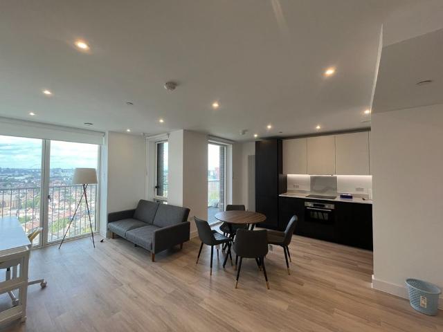1 Bed Flat, Heartwood Boulevard, W3