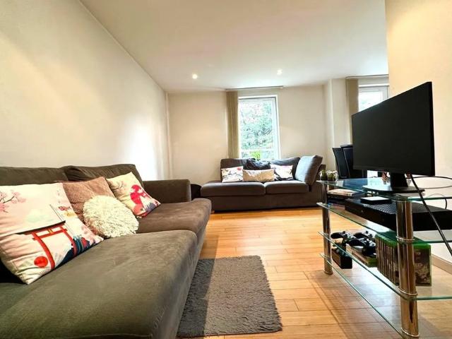 1 Bed Flat, Helion Court, E14