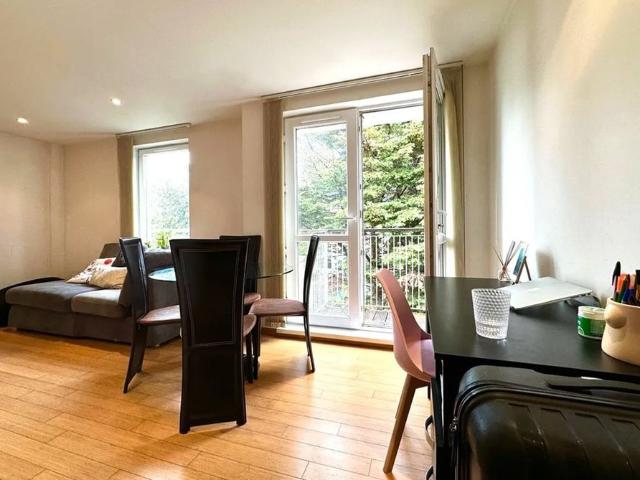 1 Bed Flat, Helion Court, E14