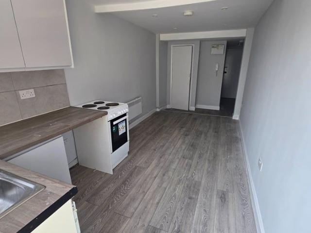 1 Bed Flat, Hendon Way, NW2