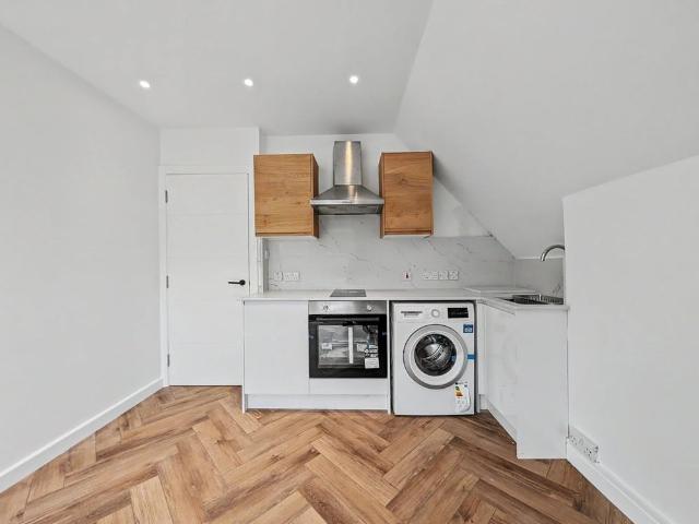 1 Bed Flat, Hermitage Road, N4