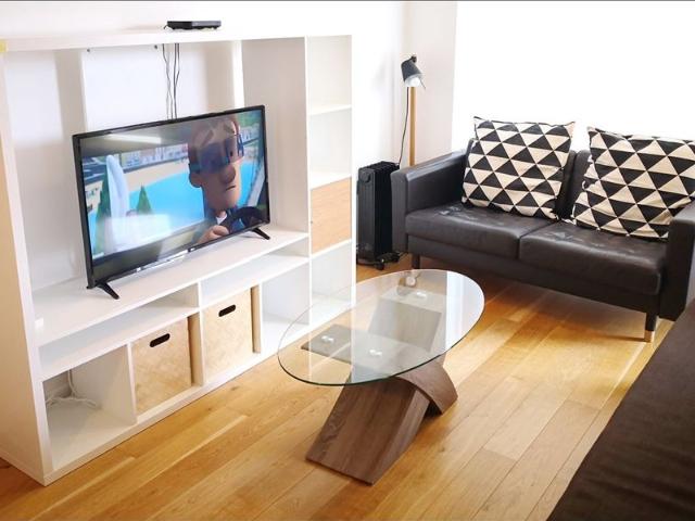 1 Bed Flat, High St, M4