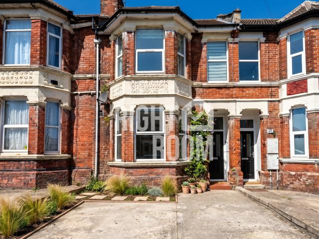 1 Bed Flat, High Road, Swaythling, Southampton SO16, 1 bed flat to rent, £995 pcm | PrimeLocation