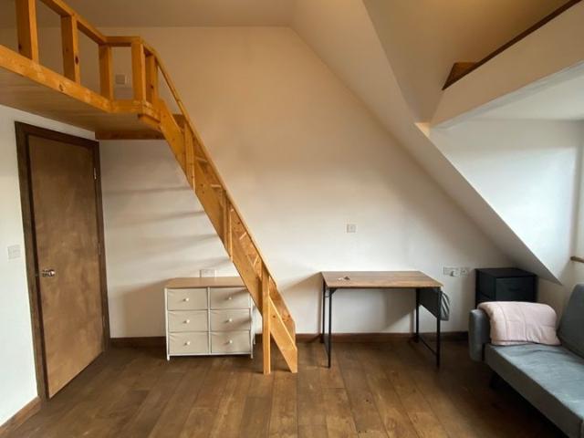 1 Bed Flat, Highfield Avenue, NW11