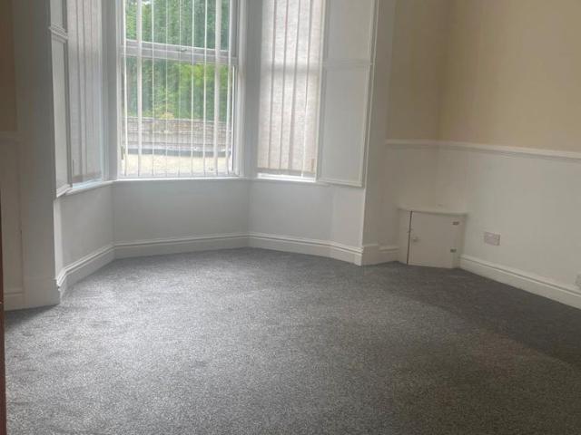1 Bed Flat, Highfield South, CH42