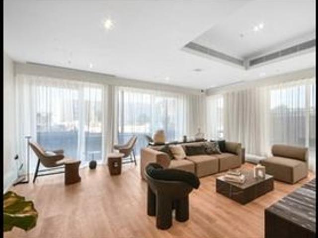 1 Bed Flat, Hive House, TW8
