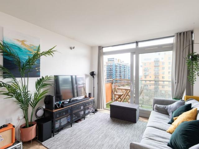 1 Bed Flat, Holly Court, SE10