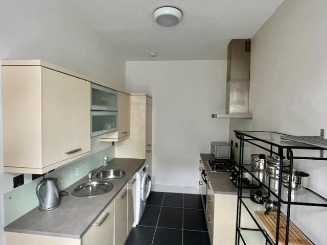 1 Bed Flat, Hollybank Place, AB11