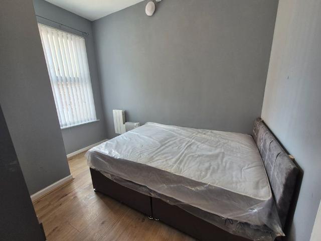 1 Bed Flat, Holland Street, L7