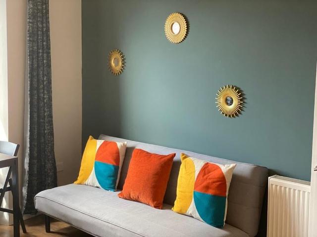 1 Bed Flat, Home St, EH3
