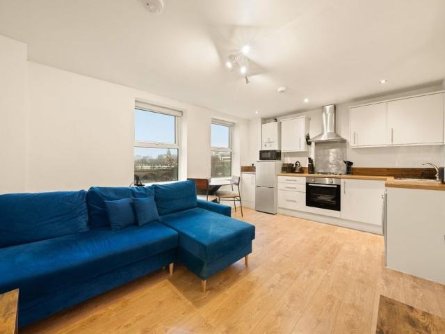 1 Bed Flat, Homerton High Street, E9