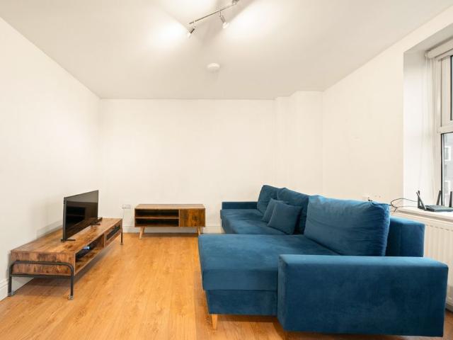 1 Bed Flat, Homerton High Street, E9