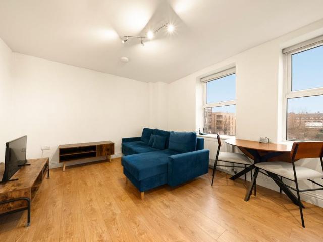 1 Bed Flat, Homerton High Street, E9