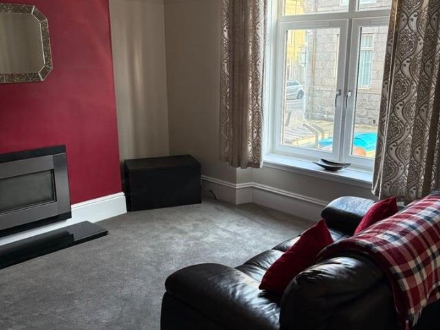 1 Bed Flat, Howburn Place, AB11