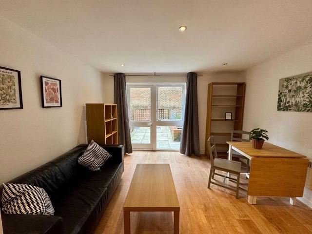 1 Bed Flat, Hoxton Square, N1