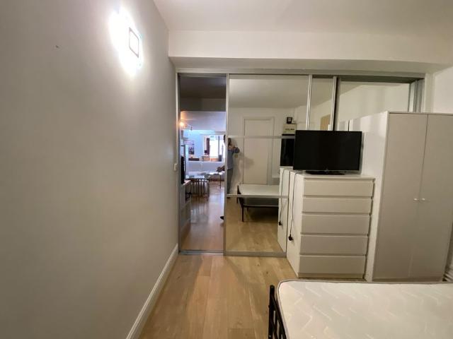 1 Bed Flat, Ivory Square, SW11