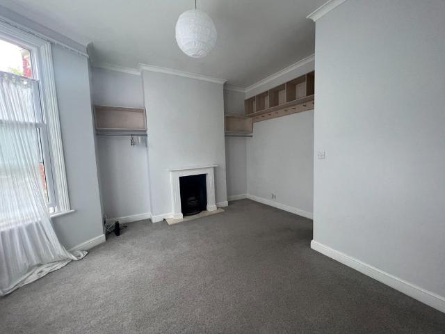 1 Bed Flat, Ickburgh Road, E5