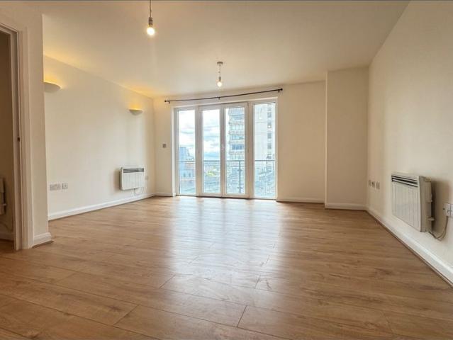 1 Bed Flat, Icon Building, IG1